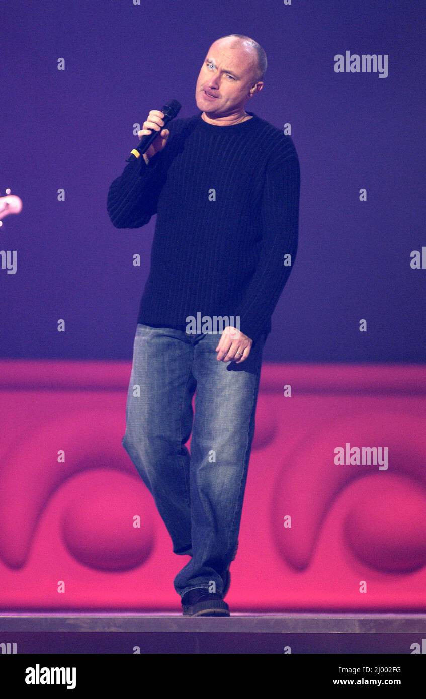 Milano Italy 2002-12-02: Live performance by Phil Collins during the ...