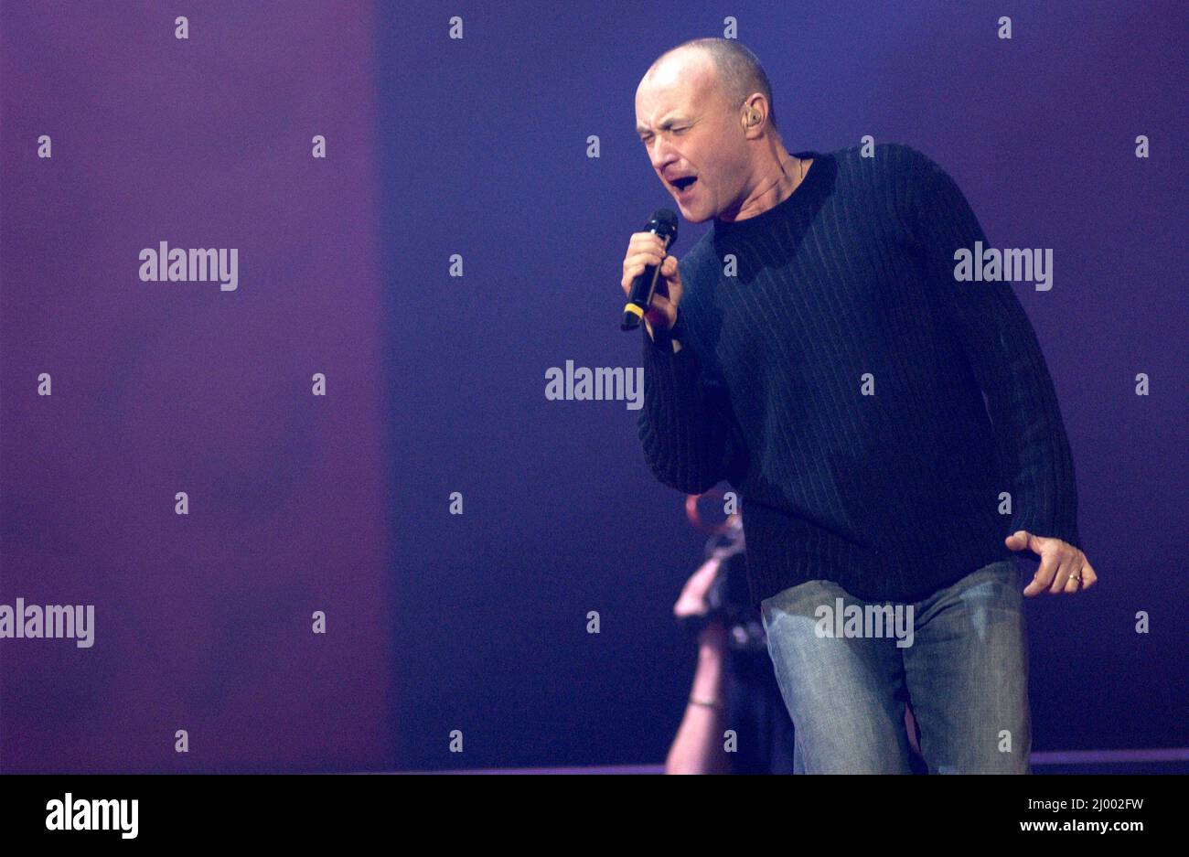 Milano Italy 2002-12-02: Live performance by Phil Collins during the ...