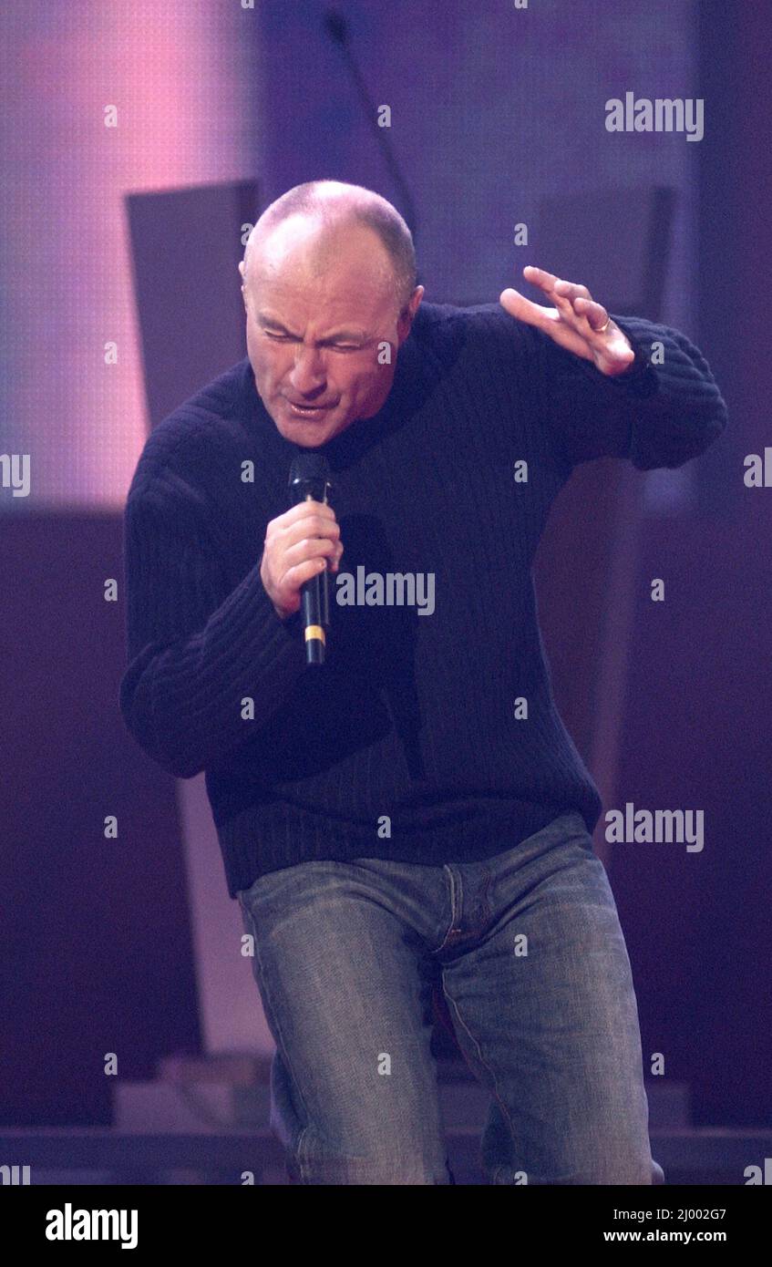 Phil collins 2002 hi-res stock photography and images - Alamy
