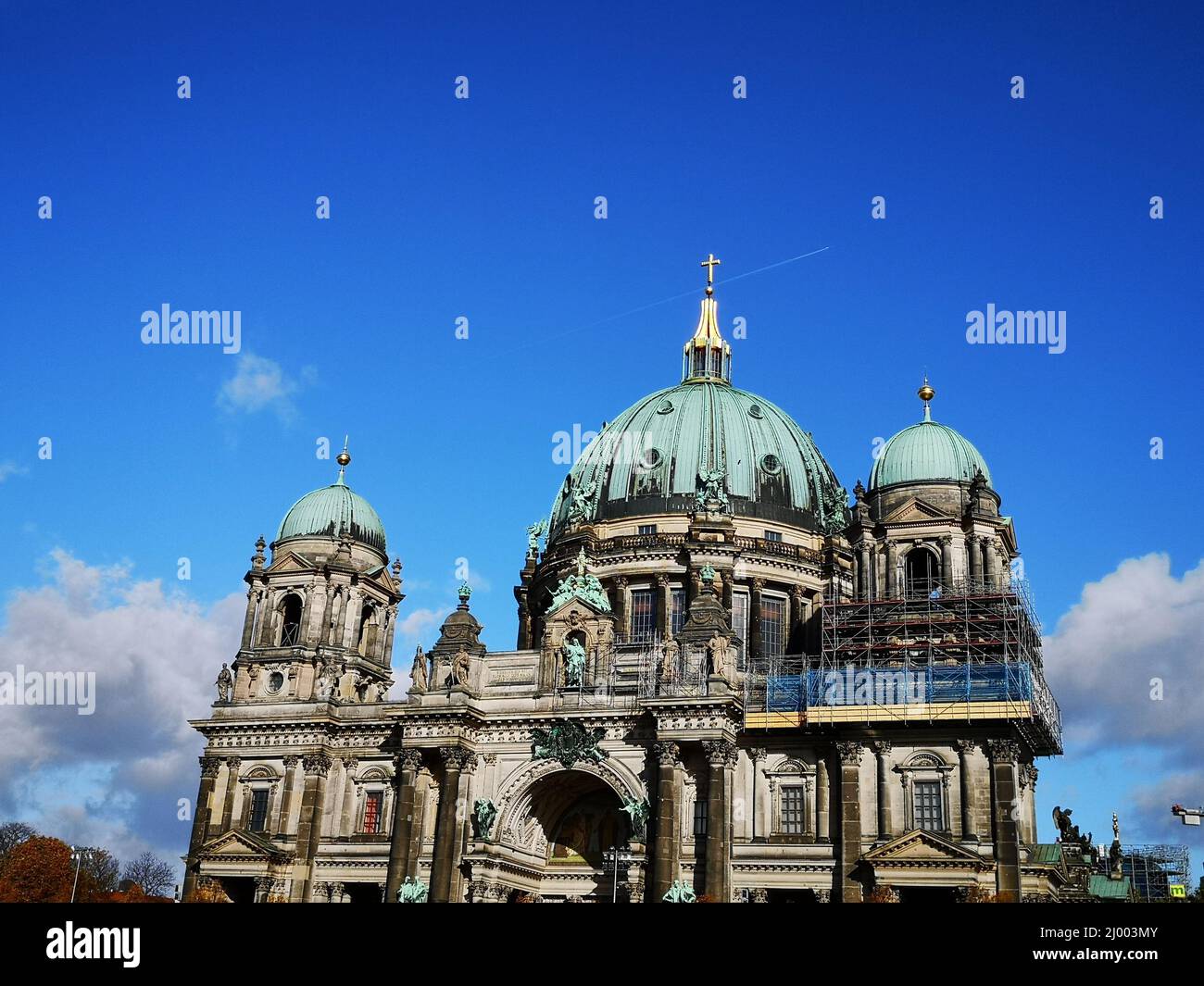 Angle photo of famous building in berlin Stock Photo - Alamy