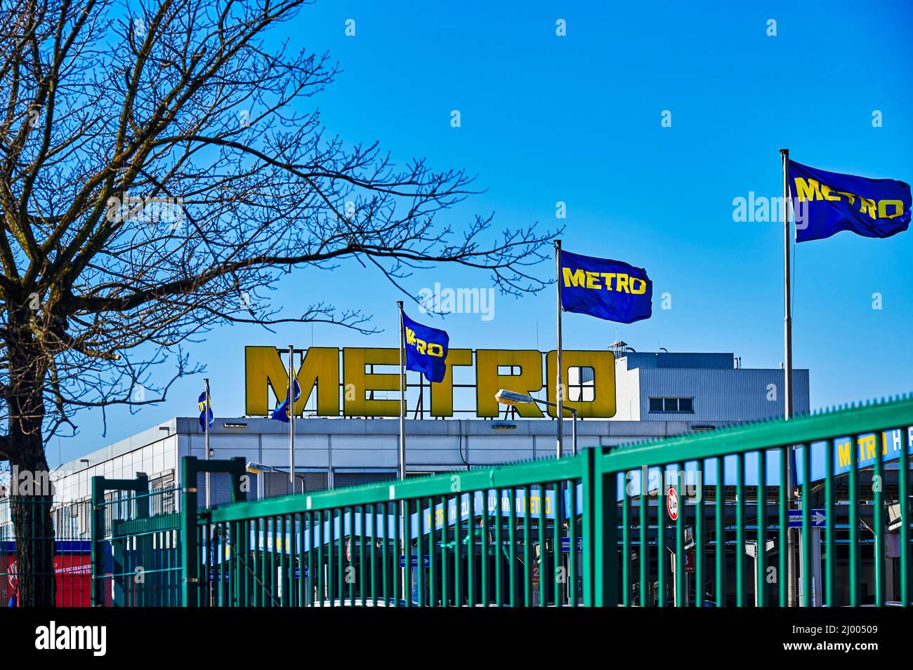 Berlin, Germany - March 11, 2022: Logo of the global retail group Metro ...