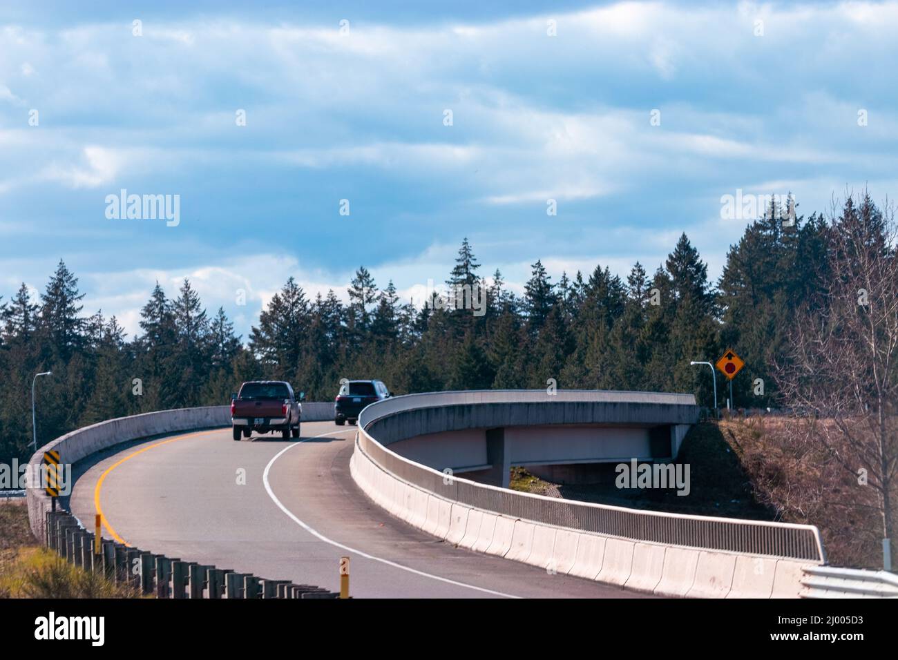 Cars traveling on expressway in hi-res stock photography and images - Alamy