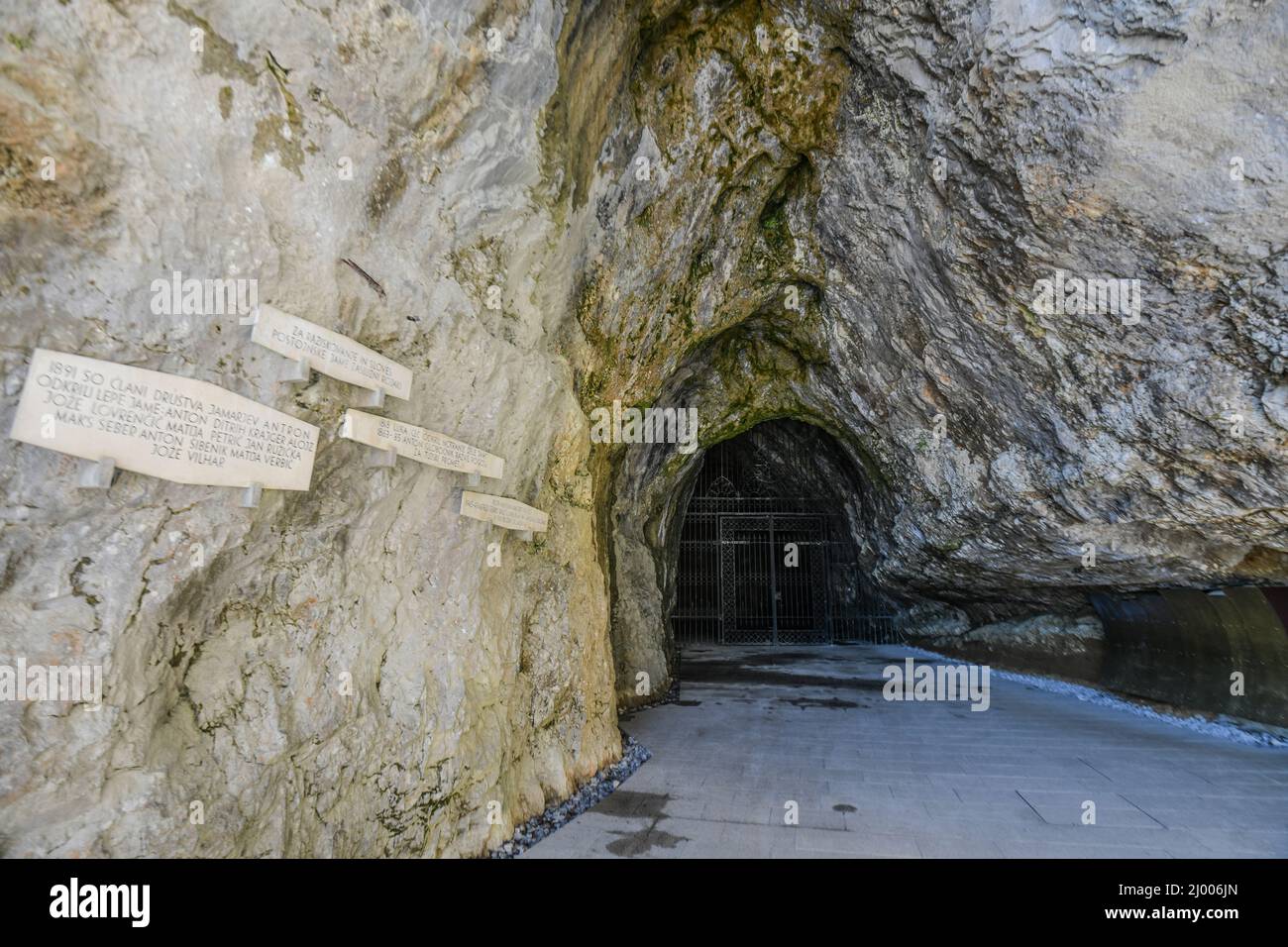 Postojna Cave (Postojnska Jama) entry gate. Slovenia Stock Photo - Alamy