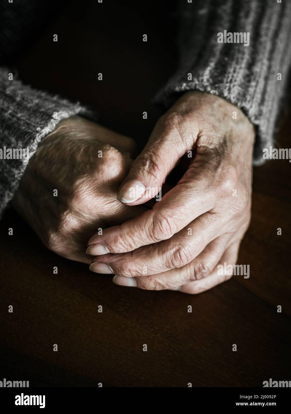 Old woman hand table hi-res stock photography and images - Alamy