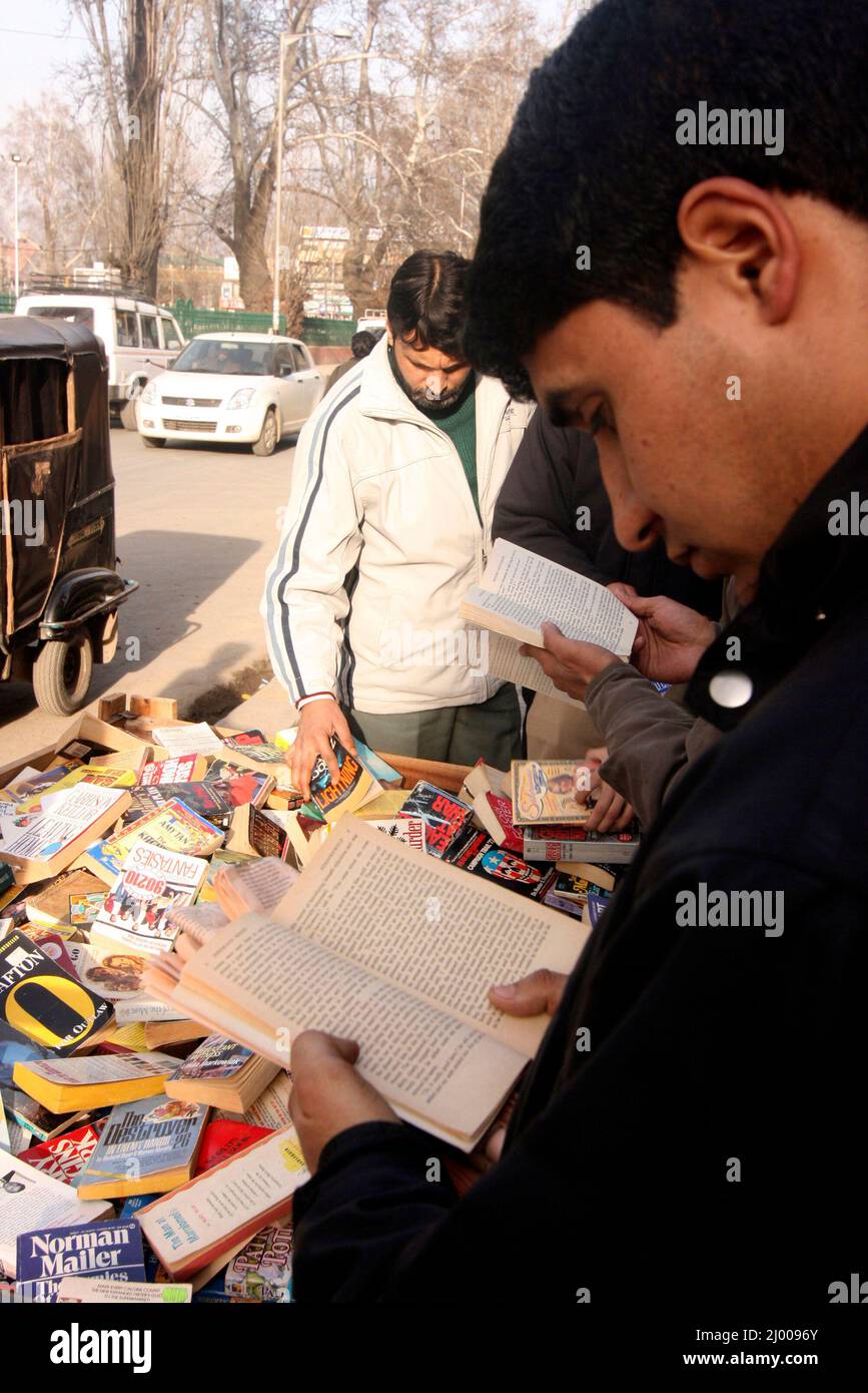 Roadside bookshop hi-res stock photography and images - Alamy