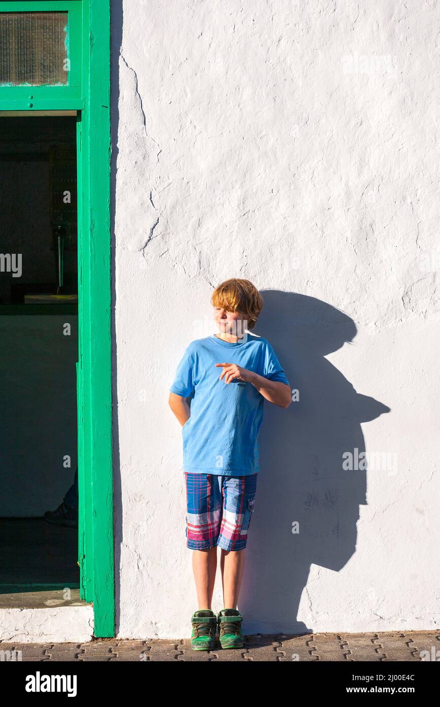 Funny shadow hi-res stock photography and images - Alamy