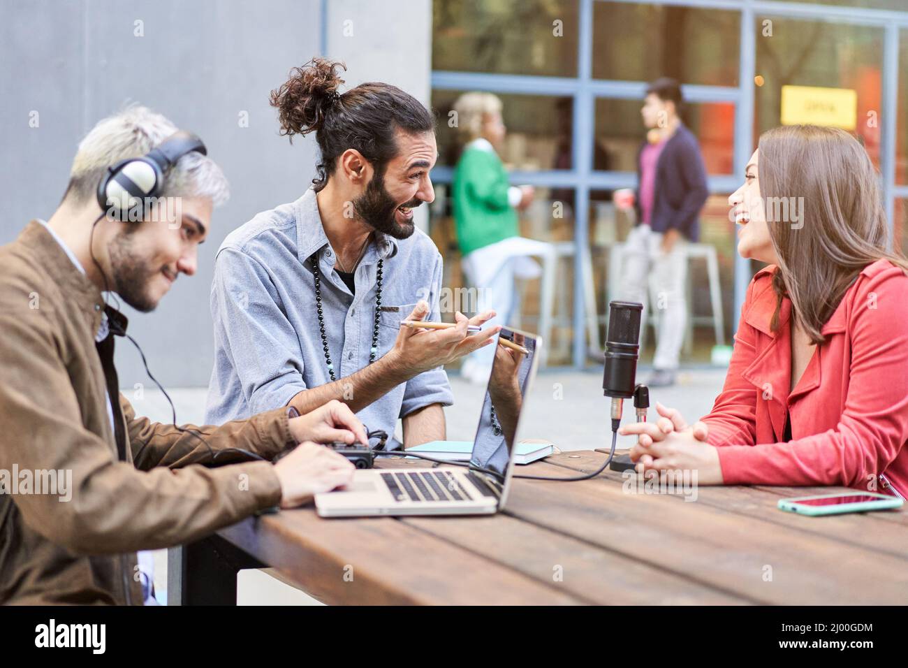 Woman interview man tv studio hi-res stock photography and images - Alamy