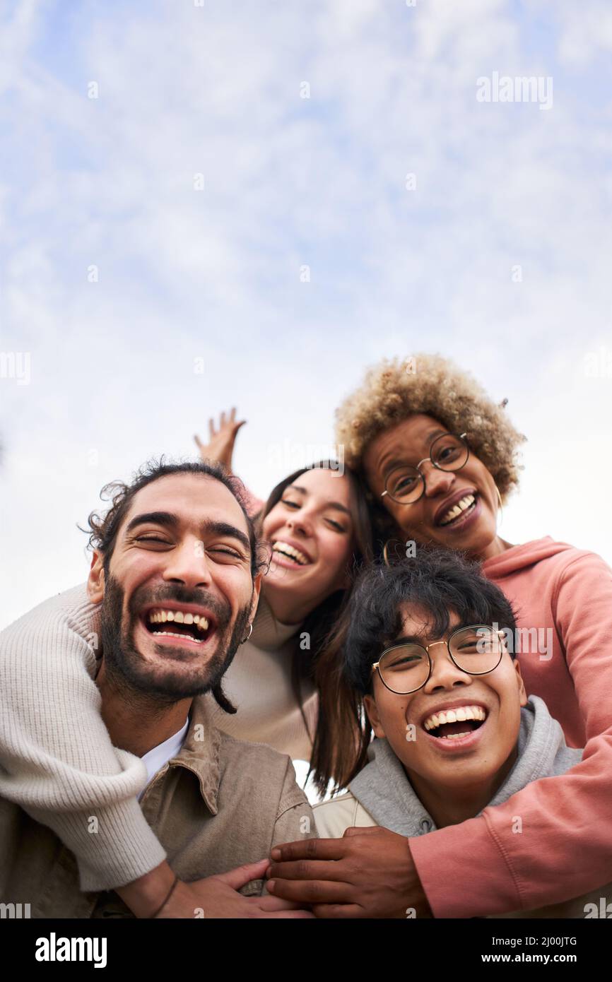 Vertical pic hi-res stock photography and images - Alamy