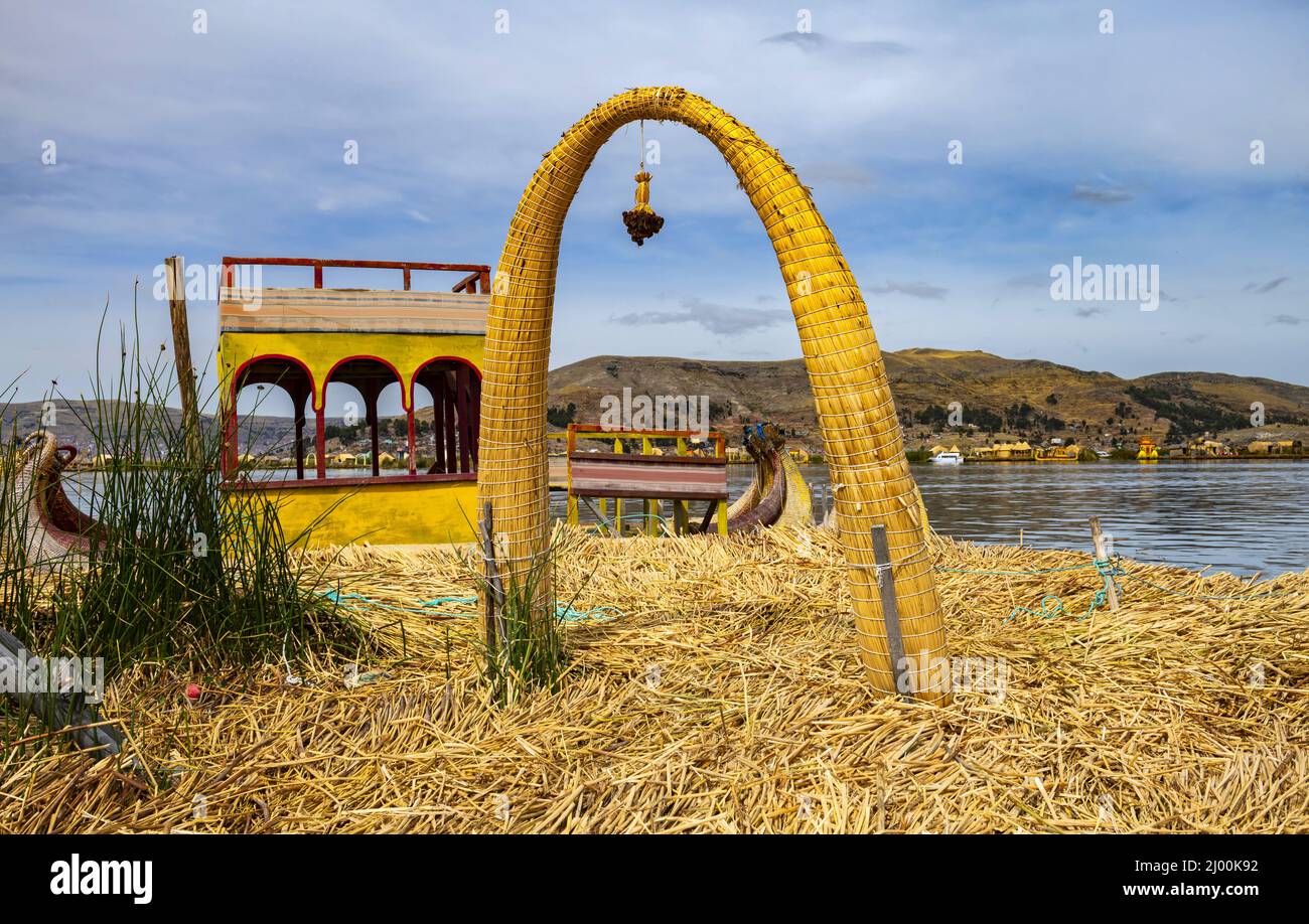 Reed gate on floating island on the Titicaca Lake Stock Photo - Alamy