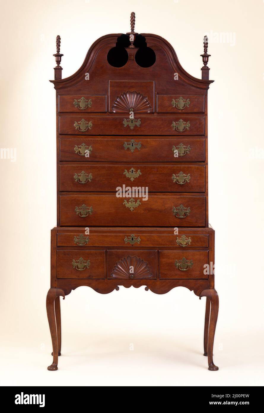 High Chest with Scrolled Pediment and Shell Carving Stock Photo - Alamy