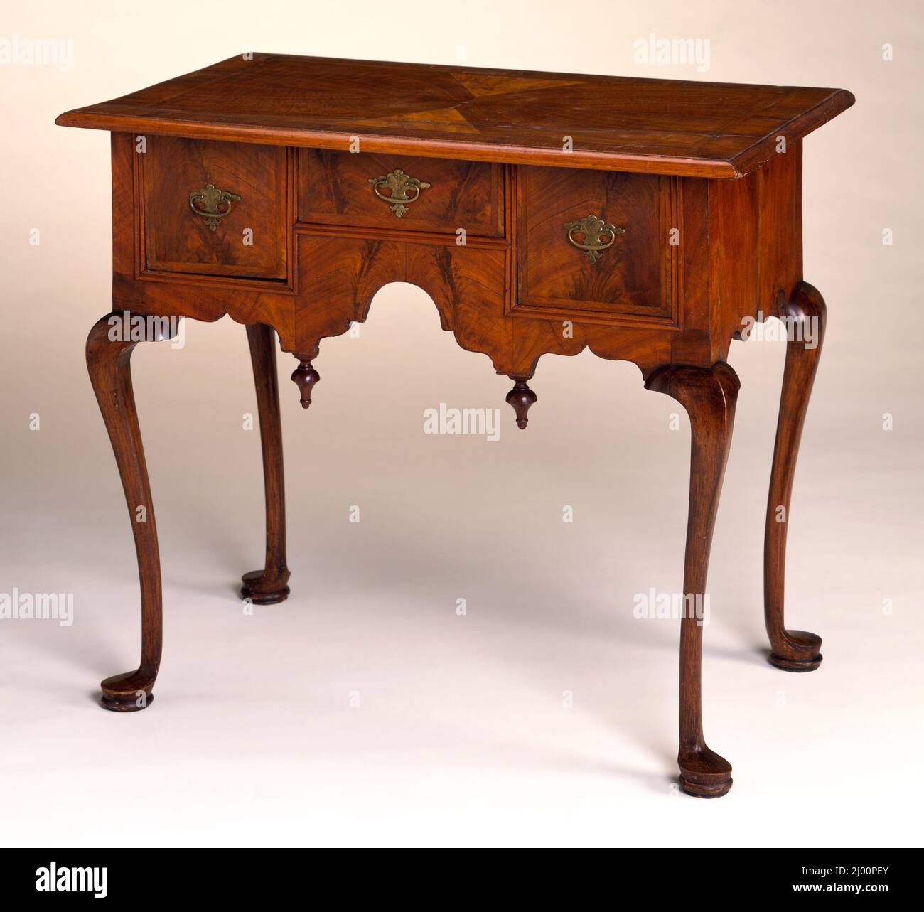 Dressing Table with Cabriole Legs. United States, Massachusetts, Boston ...