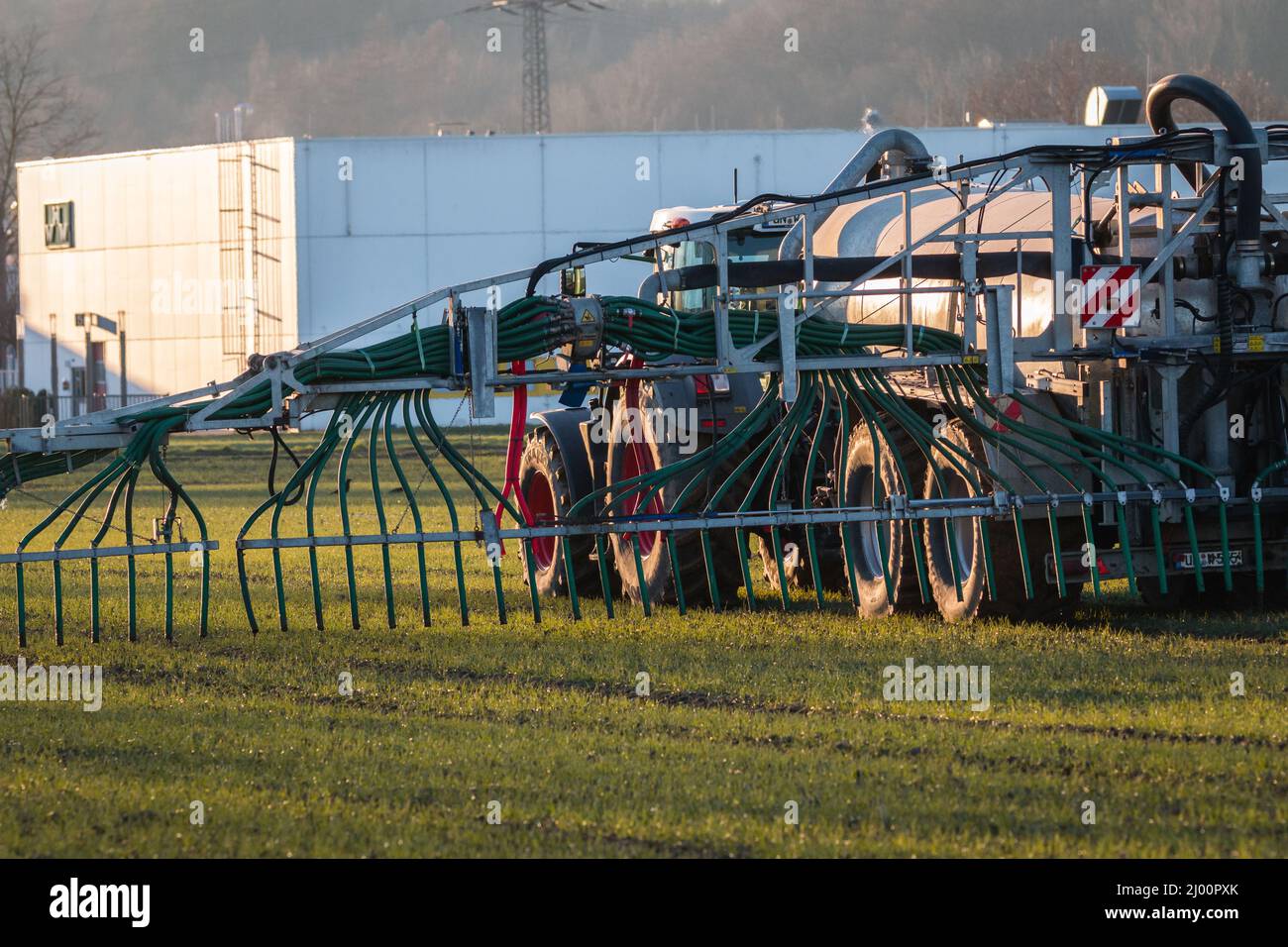 Fendt with Kotte Garant slurry tanker Stock Photo - Alamy