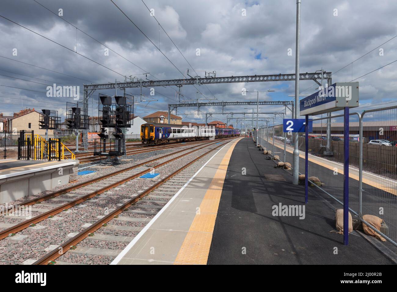 2 Northern Rail class 156 diesel sprinter train 156479 + 156471 ...
