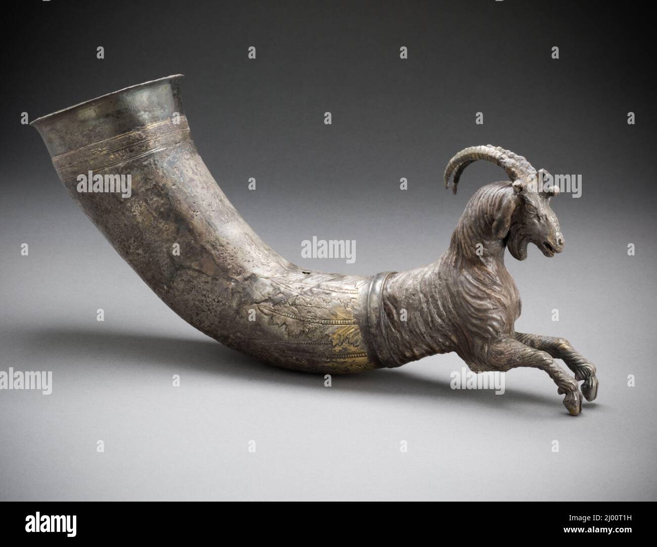 Silver rhyton hi-res stock photography and images - Alamy