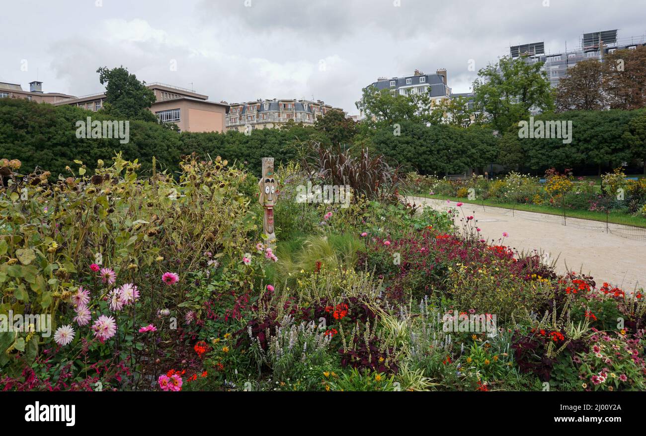 The Square Saint Lambert, a public garden in Paris (France Stock Photo ...