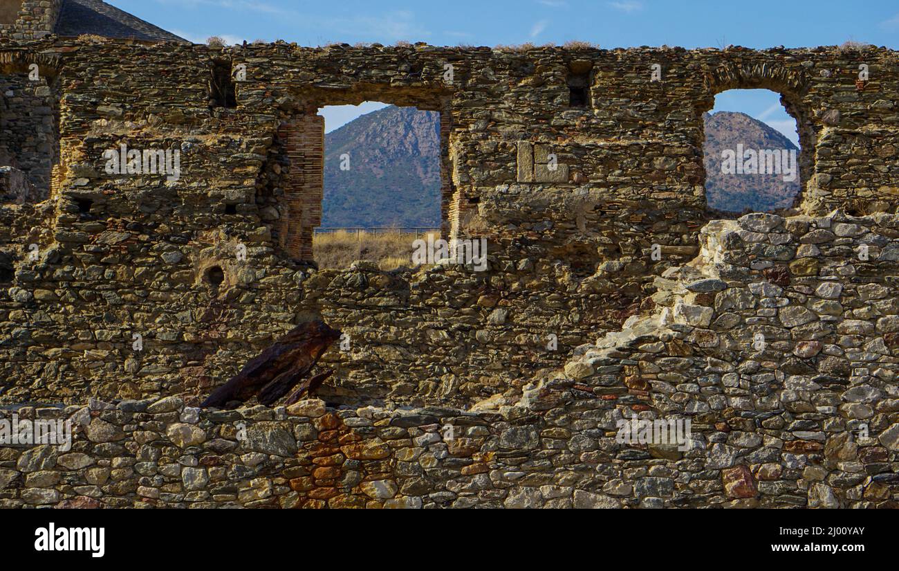 The fortress of Roses in the spanish catalonia Stock Photo - Alamy