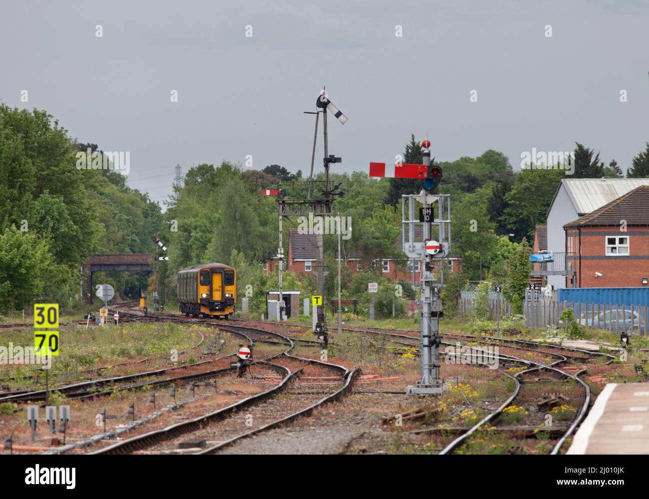 Great Western railway class 150 sprinter train arriving at Worcester ...