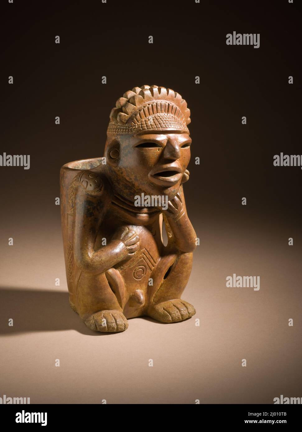 Ceramic figure vessel hi-res stock photography and images - Alamy