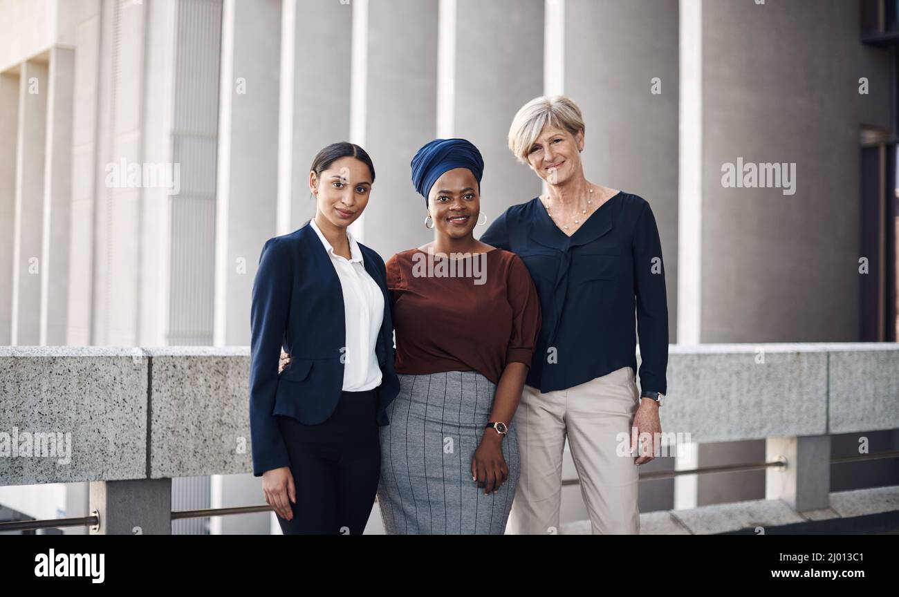 Strong women hi-res stock photography and images - Alamy