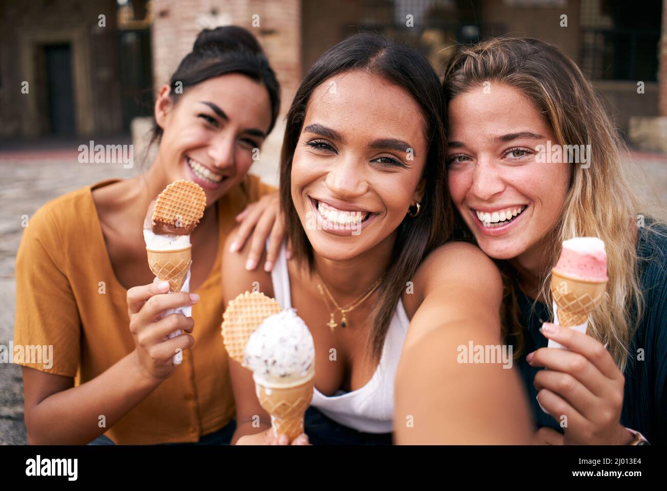 Women in 20s hi-res stock photography and images - Alamy