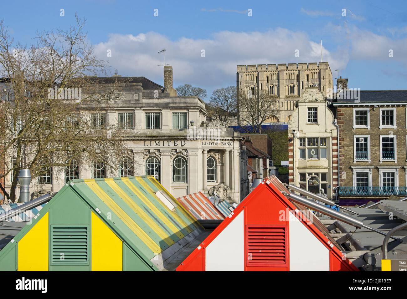Medieval market stalls hi-res stock photography and images - Alamy