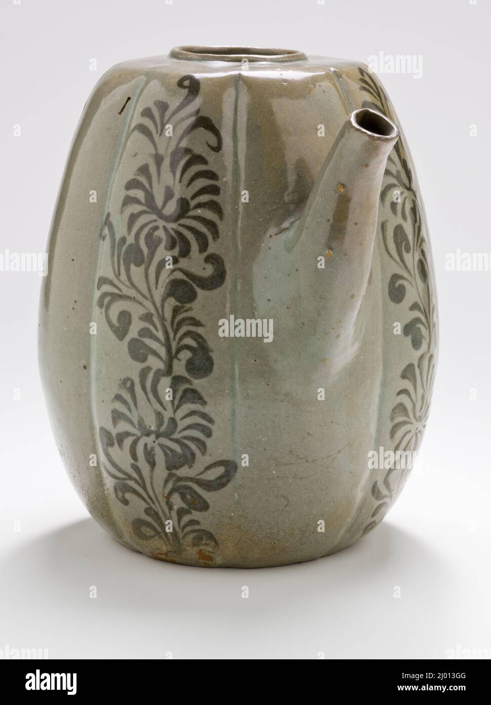 Melon-shaped Ewer with Chrysanthemum Scroll Design in Underglaze Iron ...