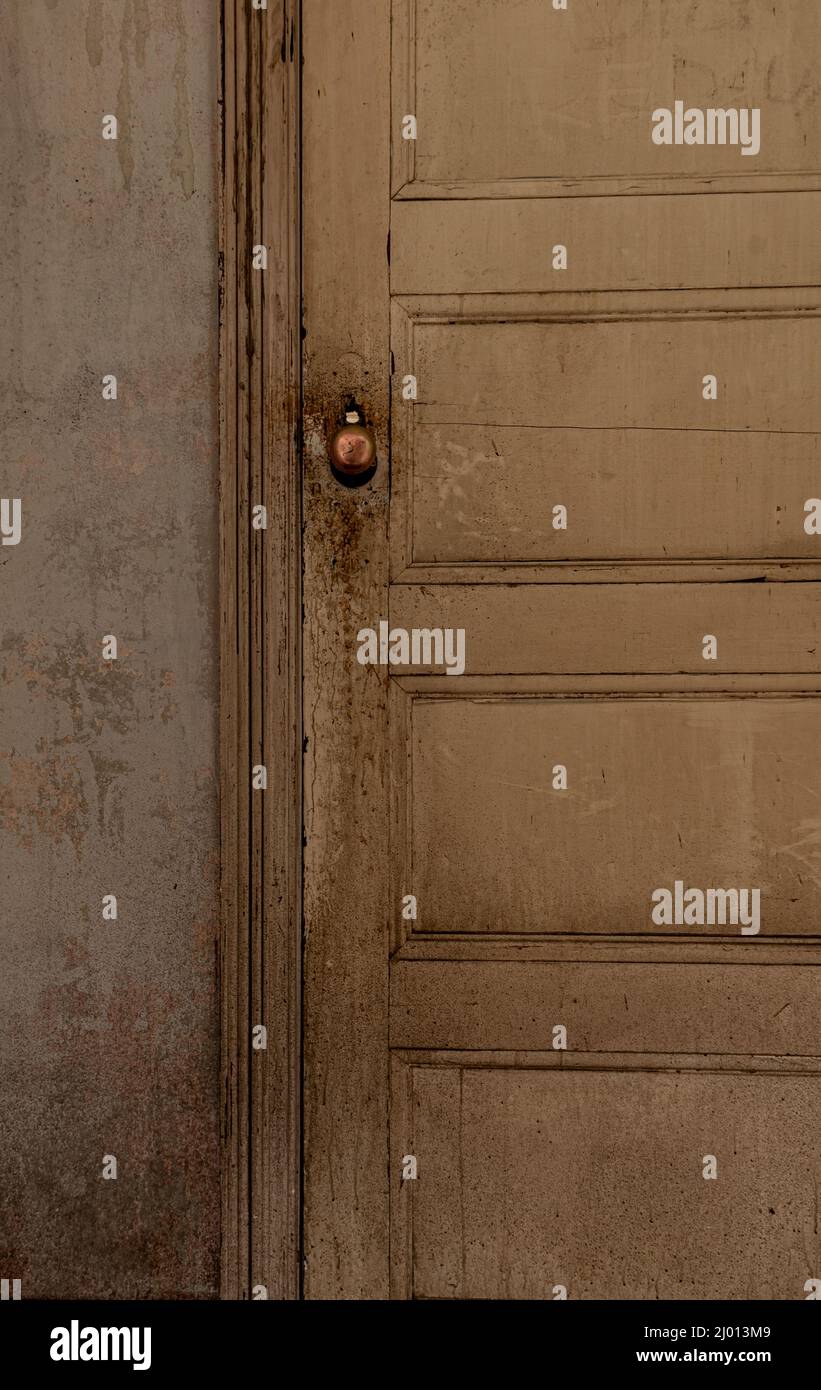 Creepy door knob hi-res stock photography and images - Alamy