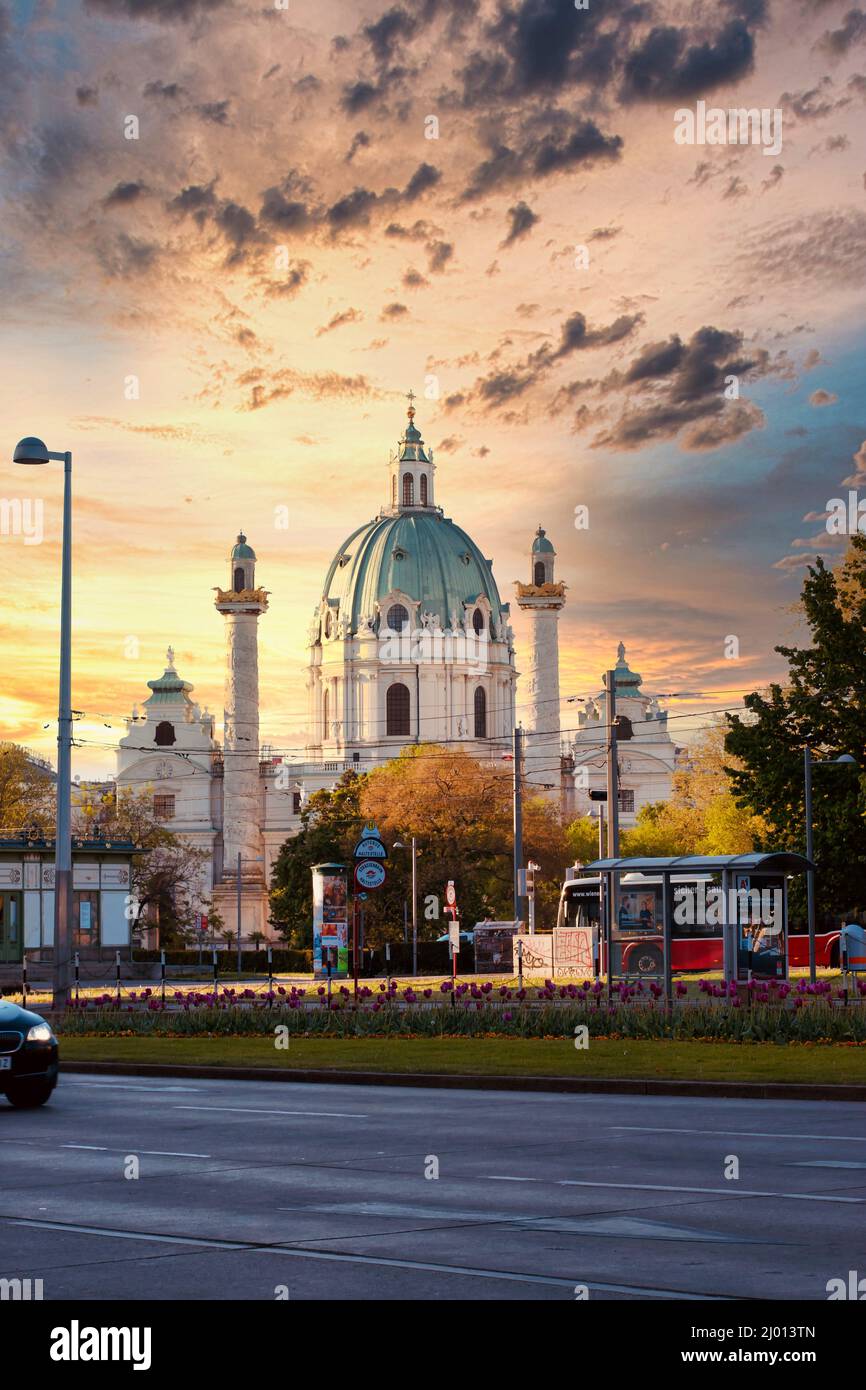 Vienna monuments hi-res stock photography and images - Alamy