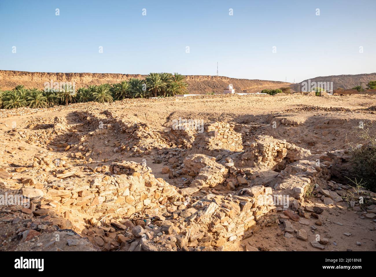 Ruins at the archaeological site in Azougui, Mauritania Stock Photo - Alamy