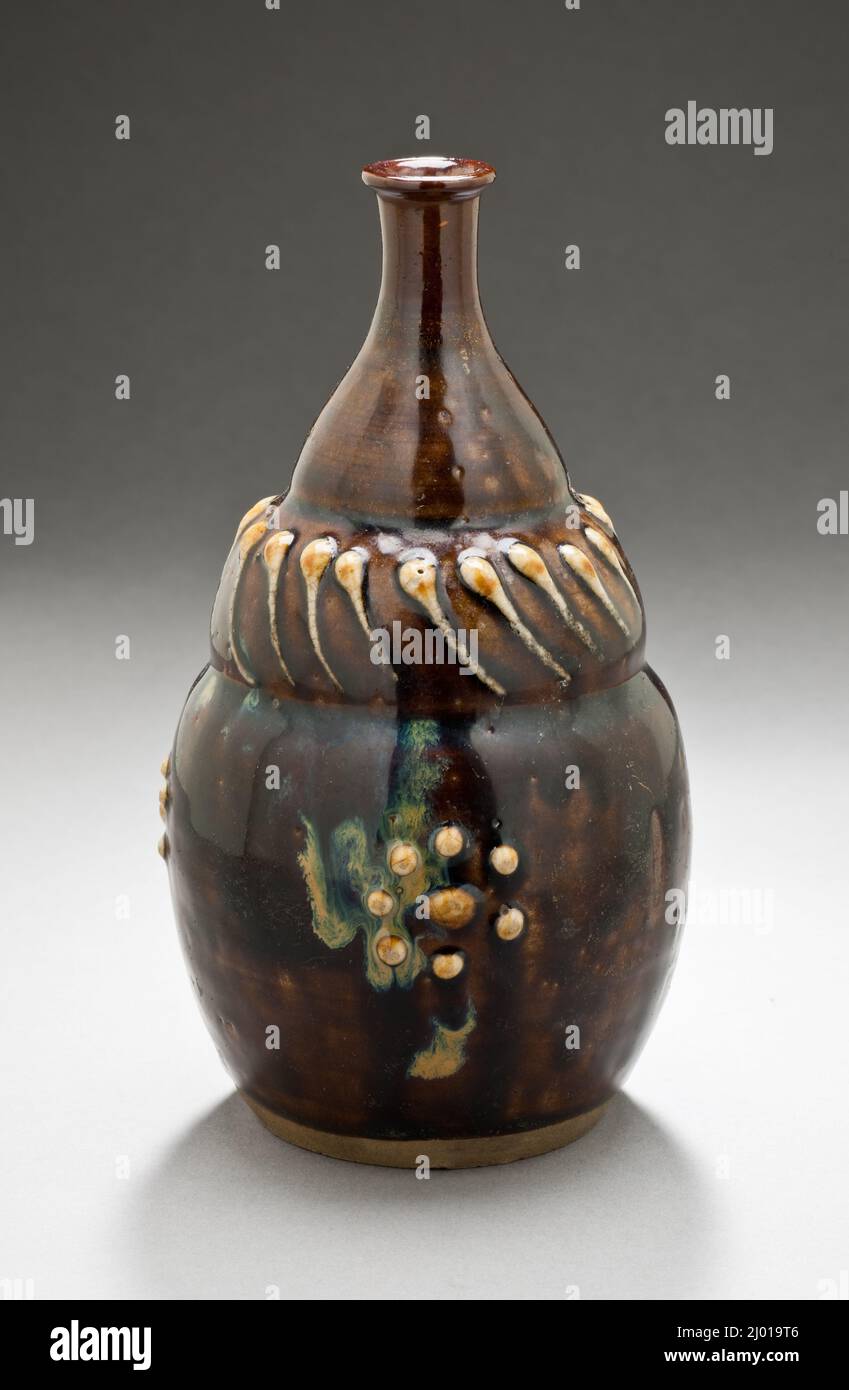 Japan family crest 18th century hi-res stock photography and images - Alamy