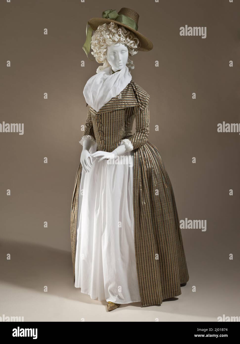 Womans fichu hi-res stock photography and images - Alamy