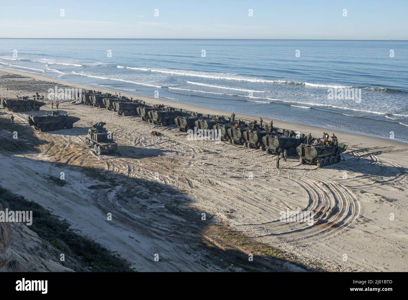 U.S. Marines with 3d Assault Amphibian Battalion, 1st Marine Division ...