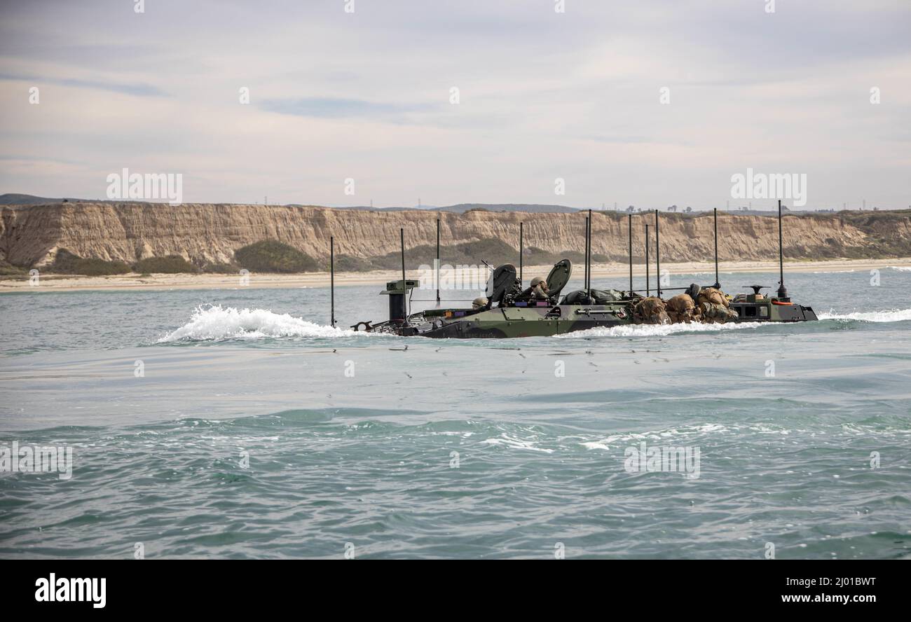 U.S. Marines with Charlie Company, 3d Assault Amphibian Battalion, 1st ...