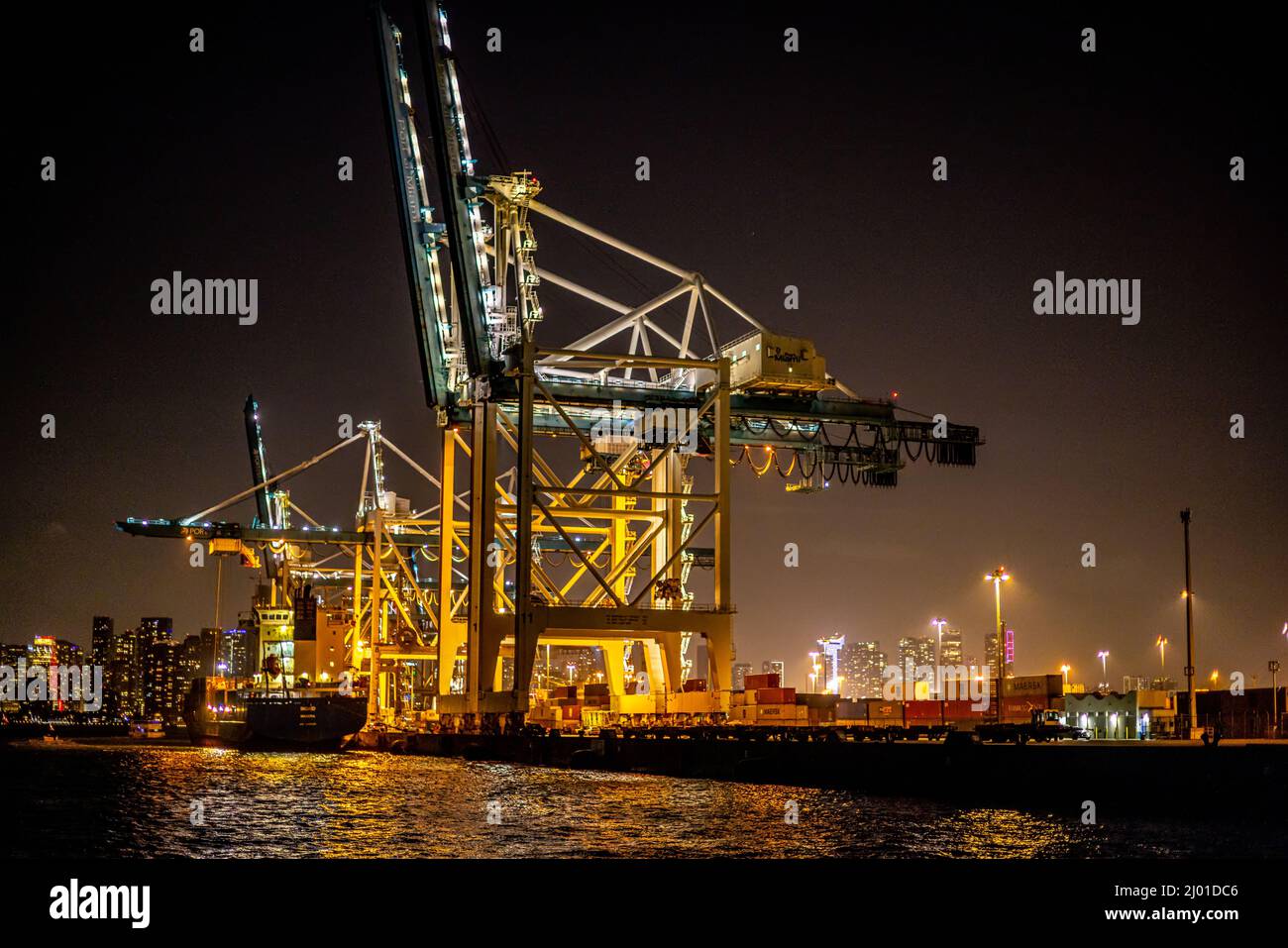 Miami sunset skyline cranes hi-res stock photography and images - Alamy
