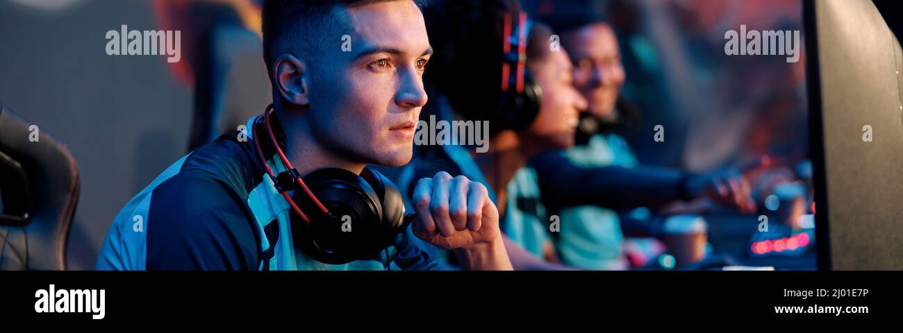 Multiplayer activity hi-res stock photography and images - Alamy