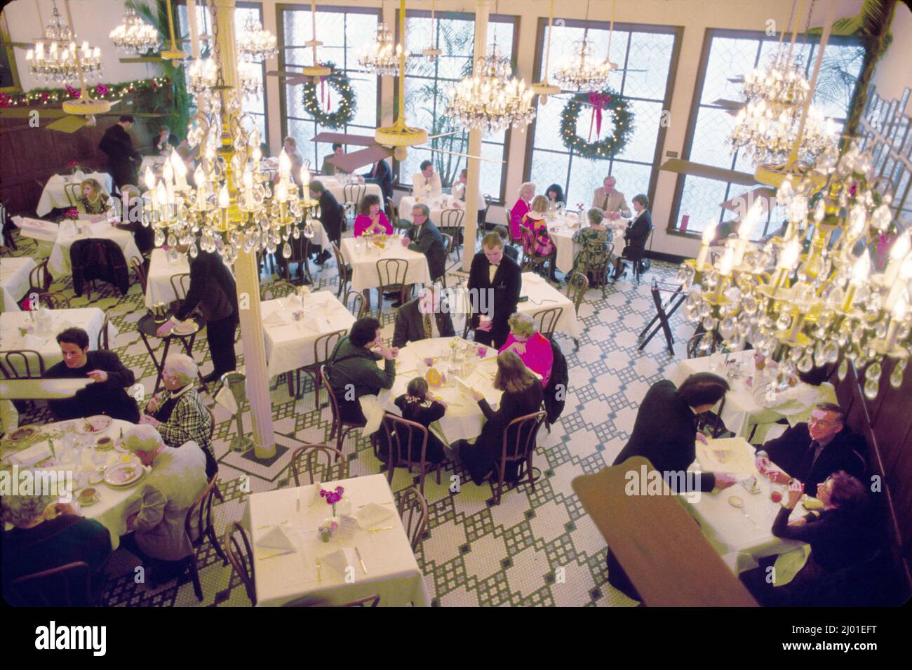 French street dining hi-res stock photography and images - Alamy