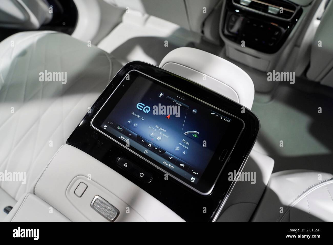 Fully electric suv hi-res stock photography and images - Alamy