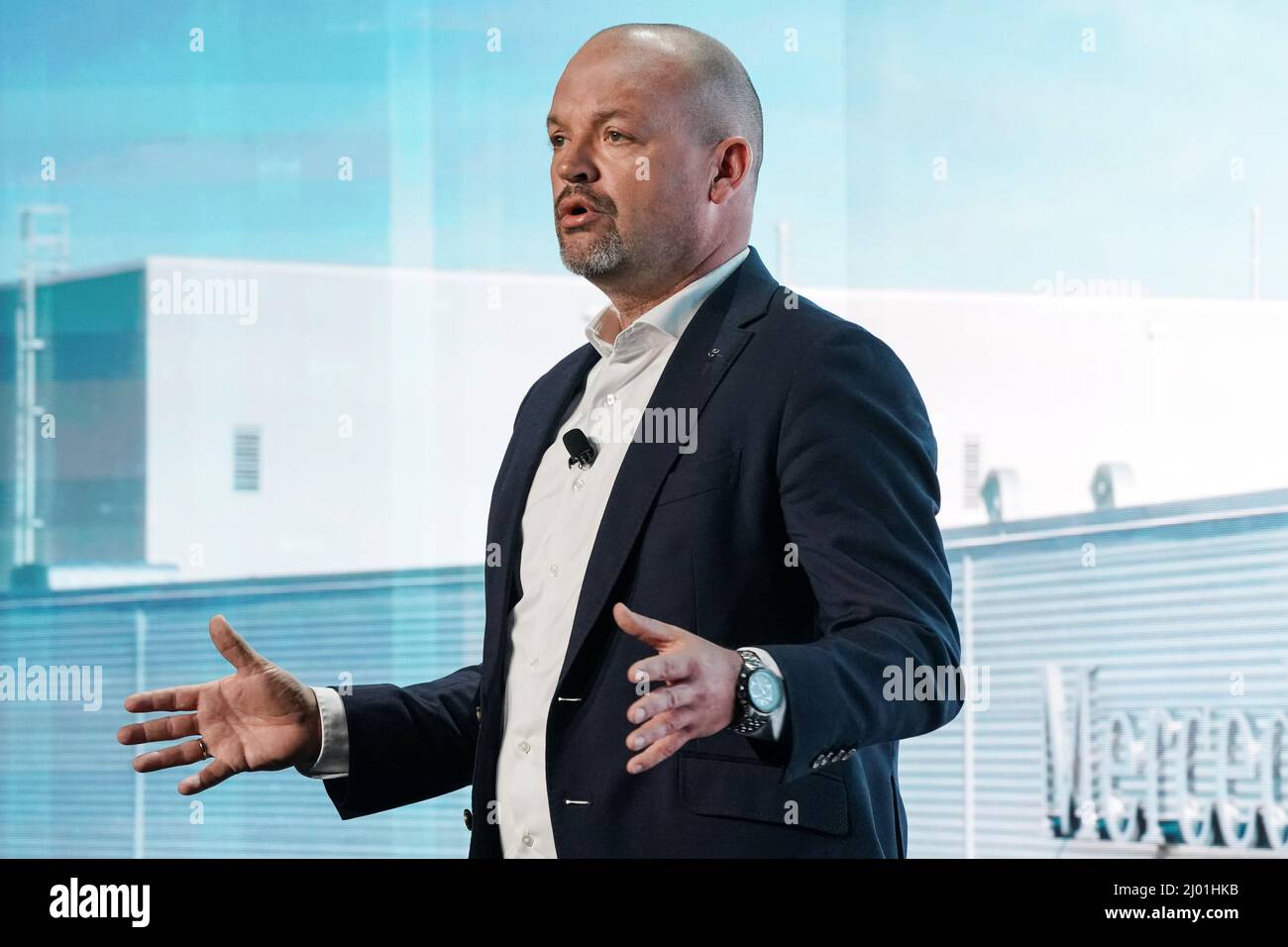 Battery supply chain hi-res stock photography and images - Alamy