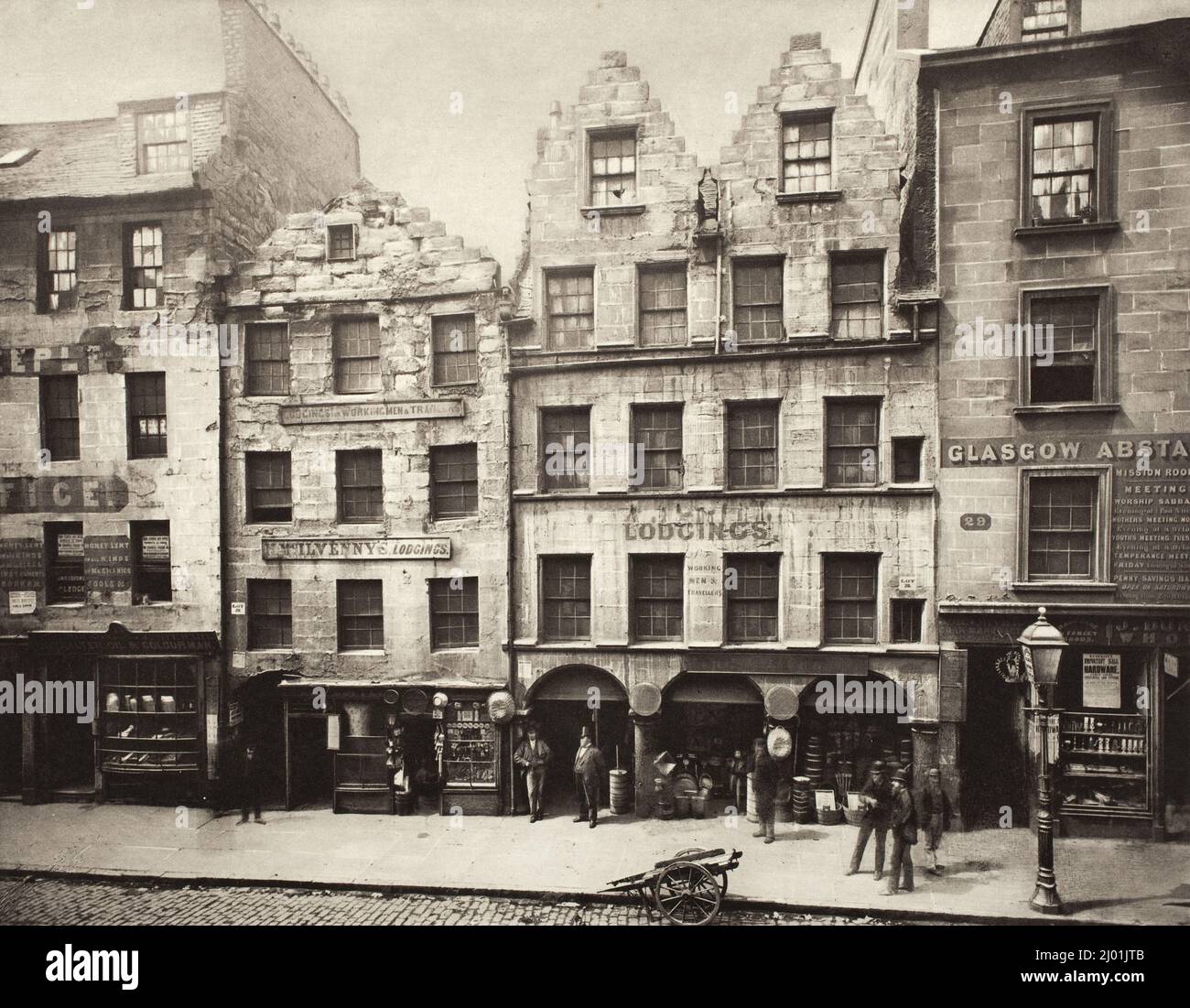 Victorian residential street archive hi-res stock photography and ...