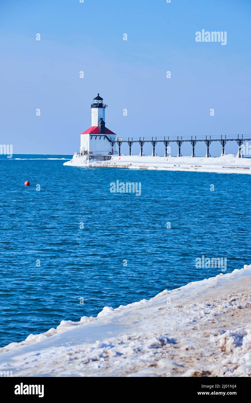 Lighthouse lake michigan winter hi-res stock photography and images - Alamy