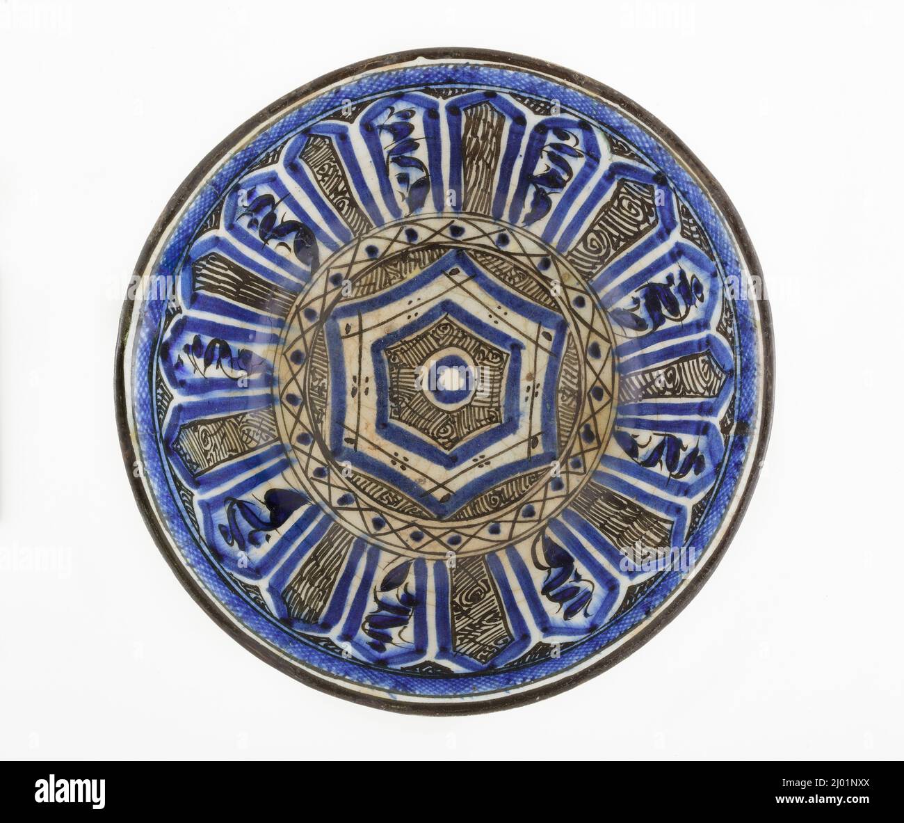Bowl. Probably Iran, 15th century. Ceramics. Fritware, underglaze ...
