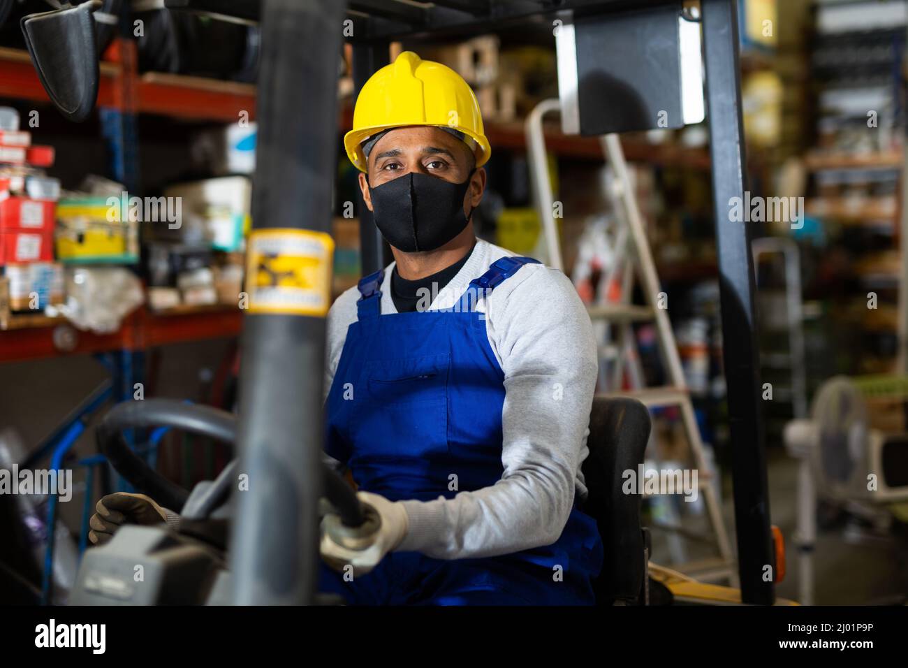 Forklift building materials hi-res stock photography and images - Alamy