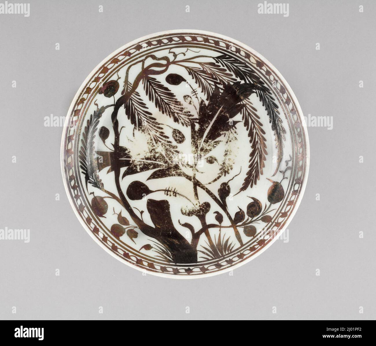 Bowl. Iran, second half of 17th century. Ceramics. Fritware, overglaze ...