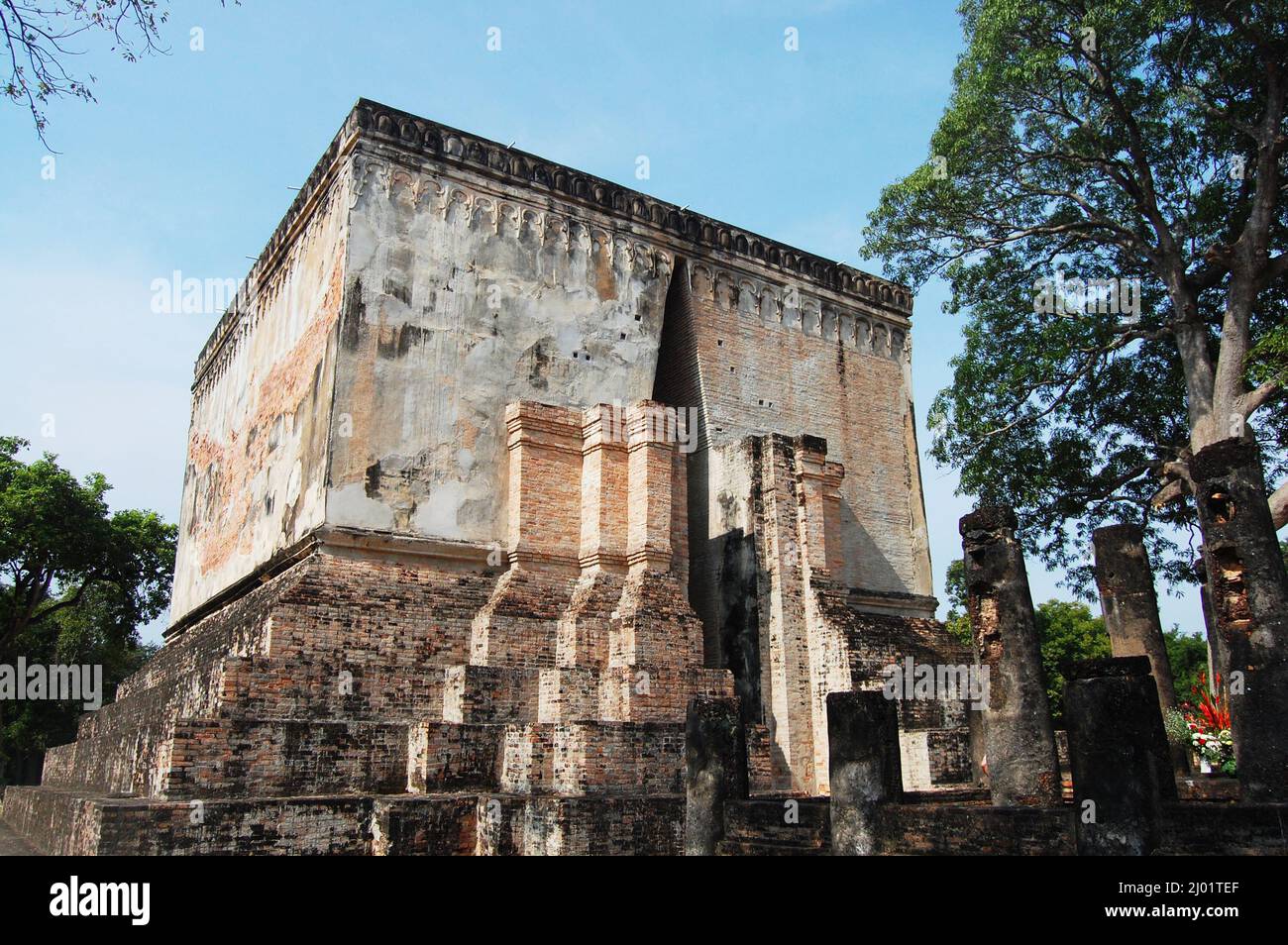 Ancient architecture and ruins building of Wat Si Chum temple and Pra ...