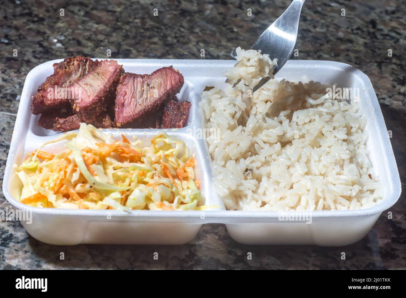 Deliver food, marmite or executive marmitex with rice meat and coleslaw ...