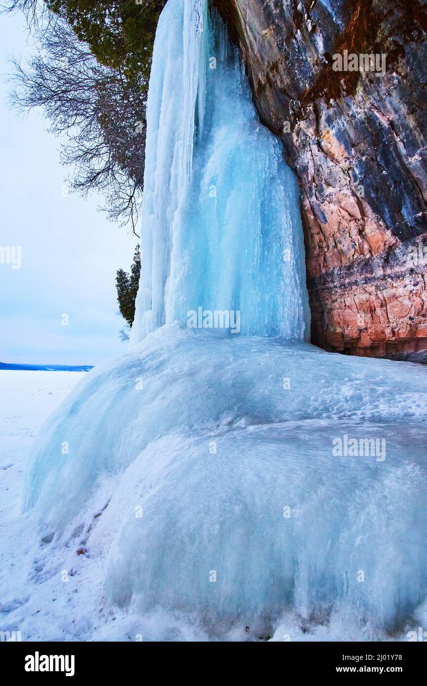 Cool ice formations hi-res stock photography and images - Alamy