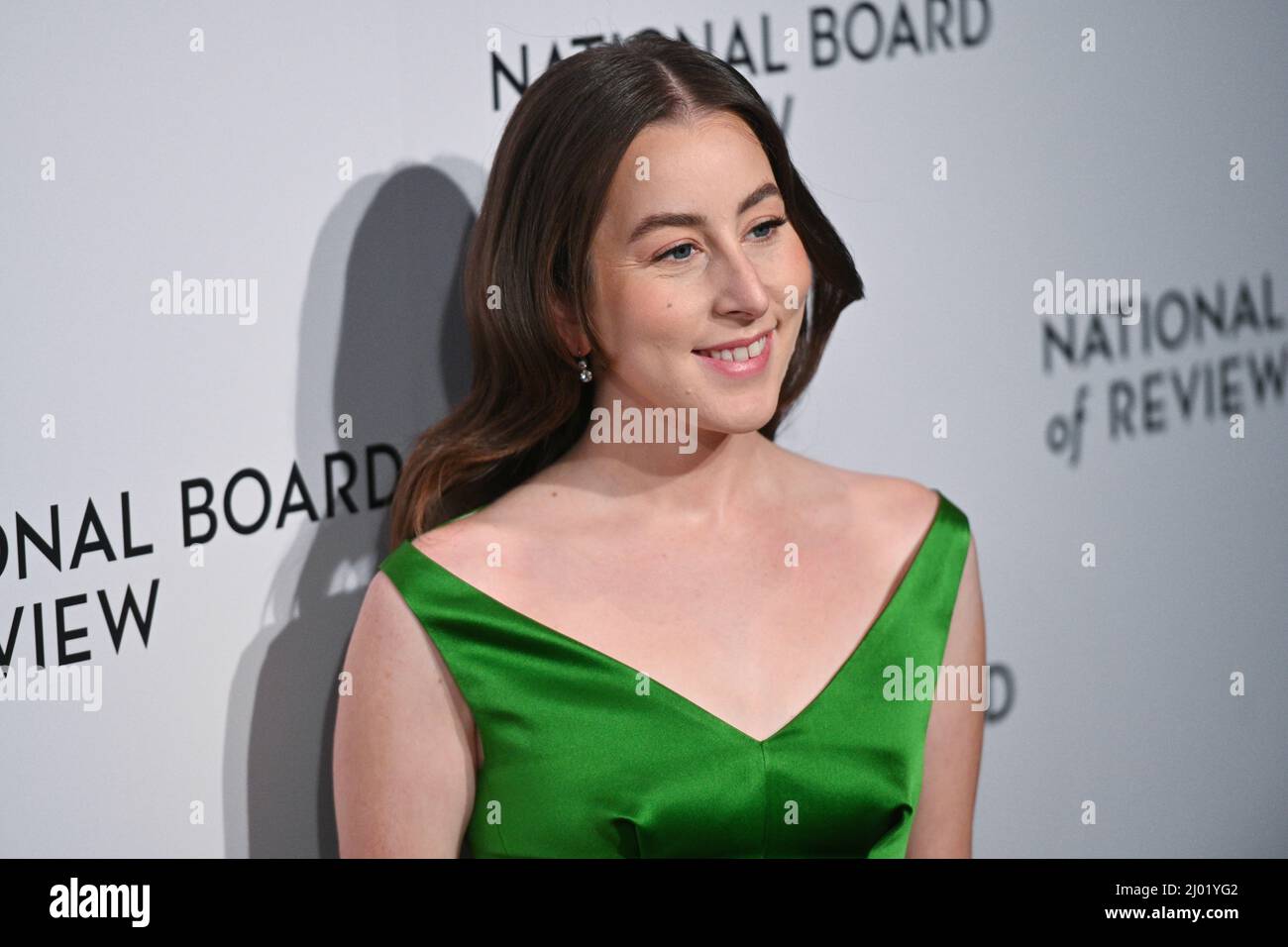 Alana haim 2022 hi-res stock photography and images - Alamy