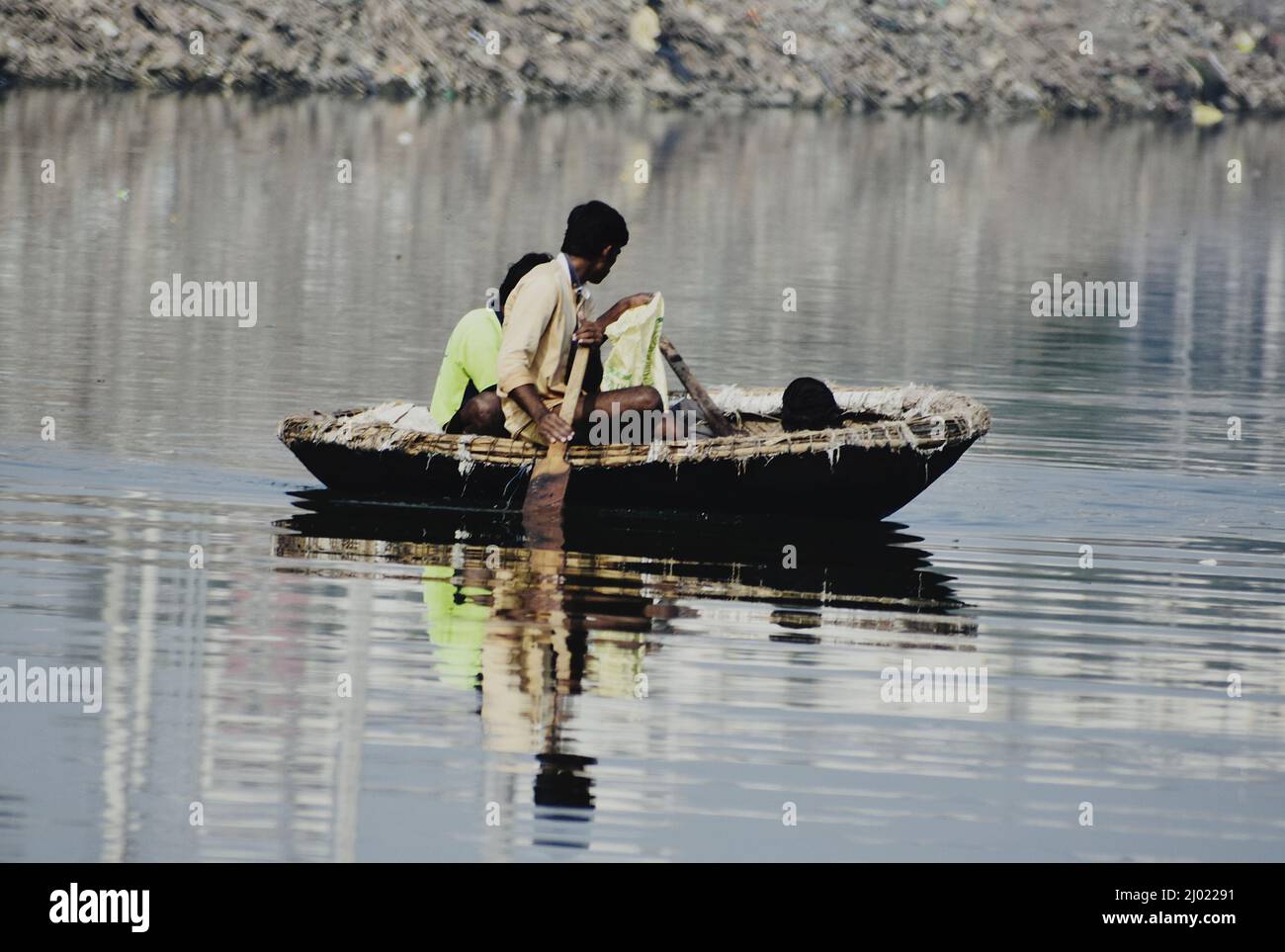 Rowing bot hi-res stock photography and images - Alamy