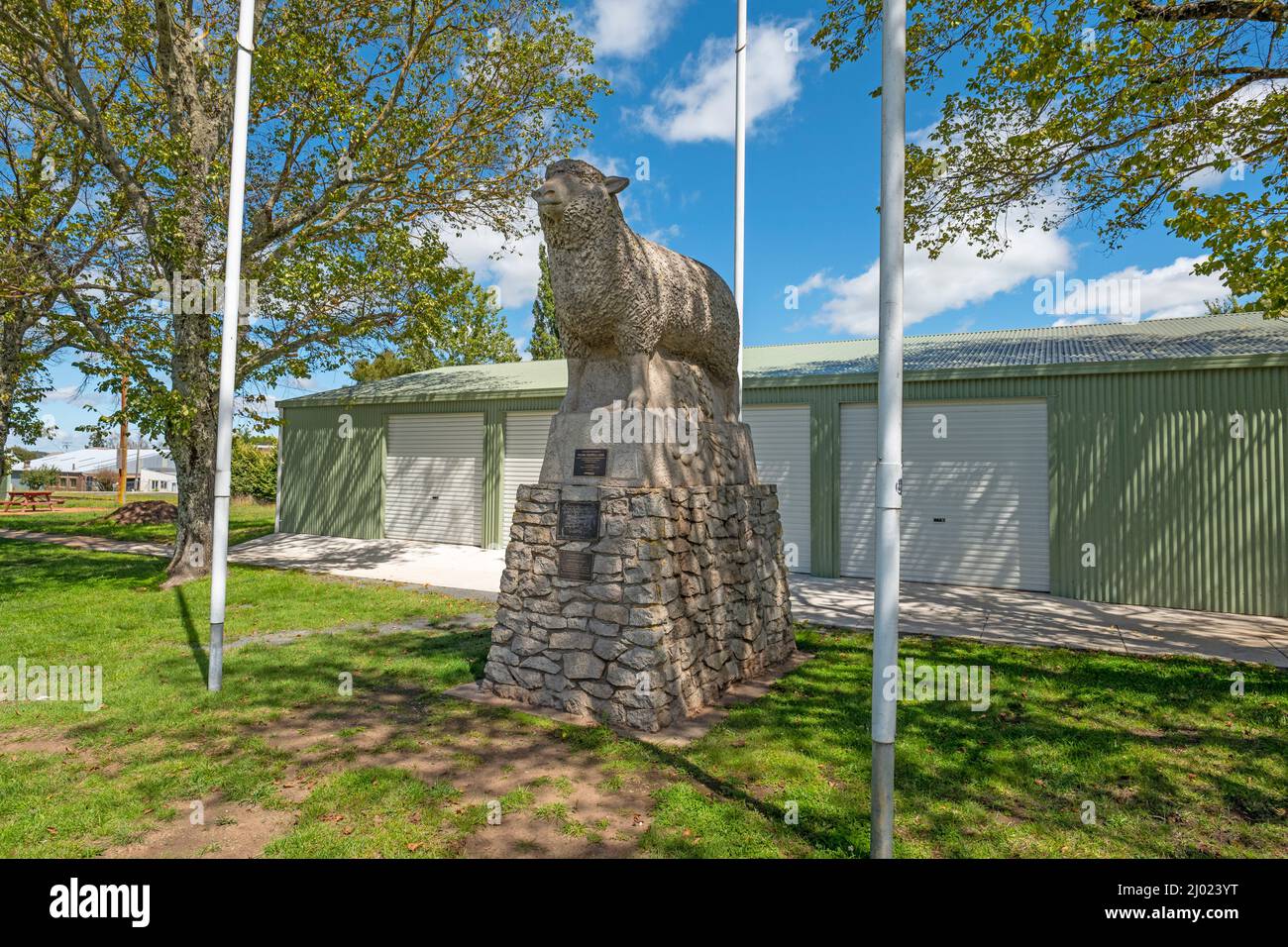 Big potato statue hi-res stock photography and images - Alamy