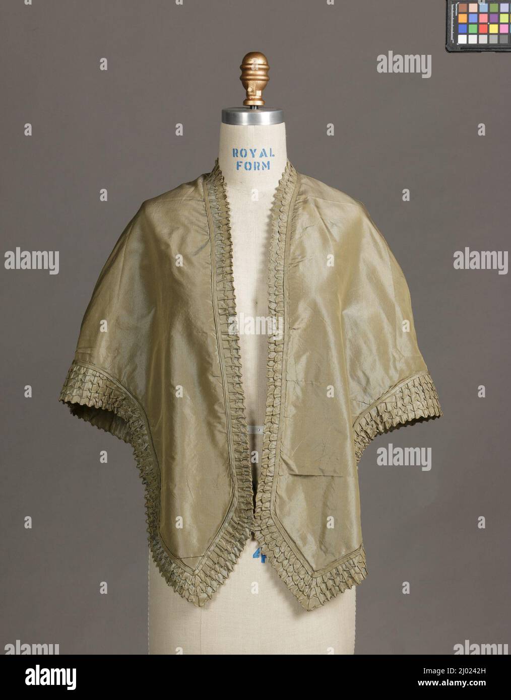 Pelerine hi-res stock photography and images - Alamy